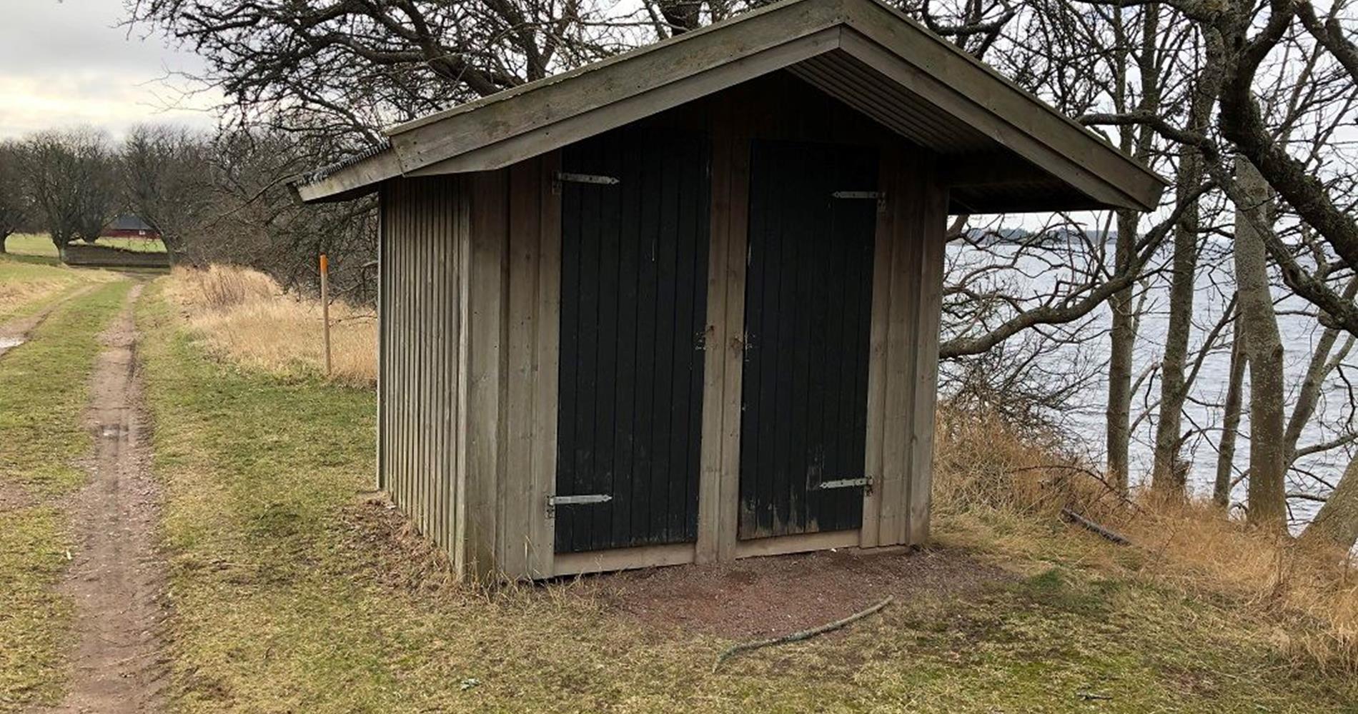 Sverkerskapellet, torrtoalett — Naturkartan