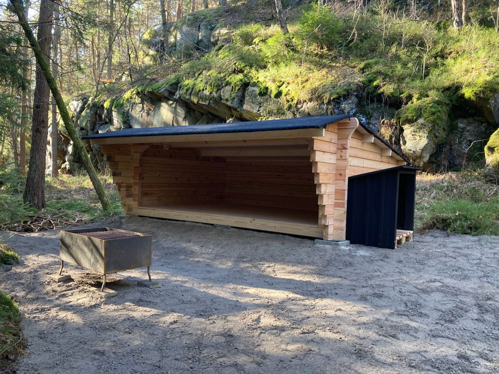 Vindskydd Dranstugan - skogen — Naturkartan