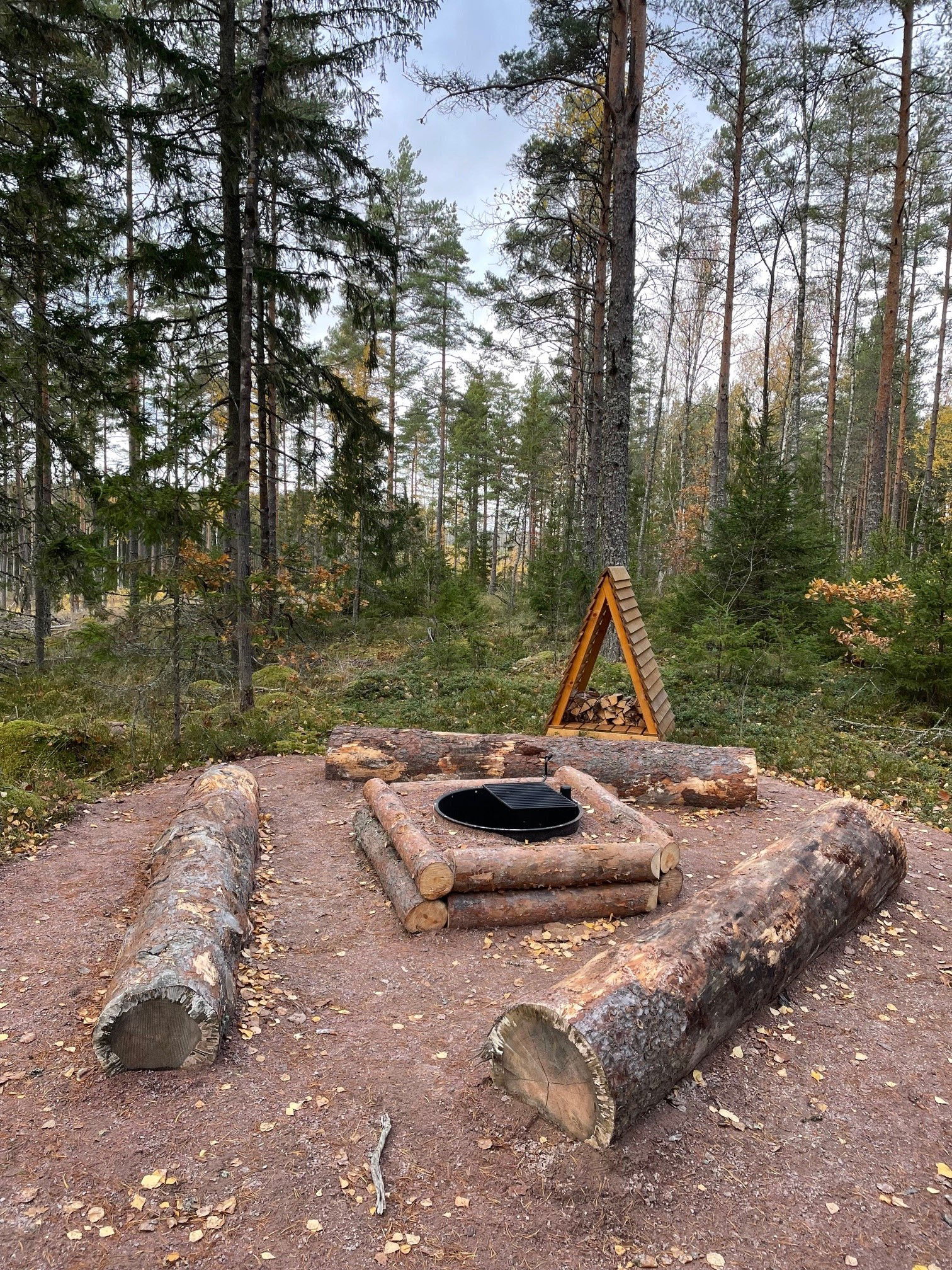 Hallstahammar - Grillplats Kvarnskogsleden — Naturkartan
