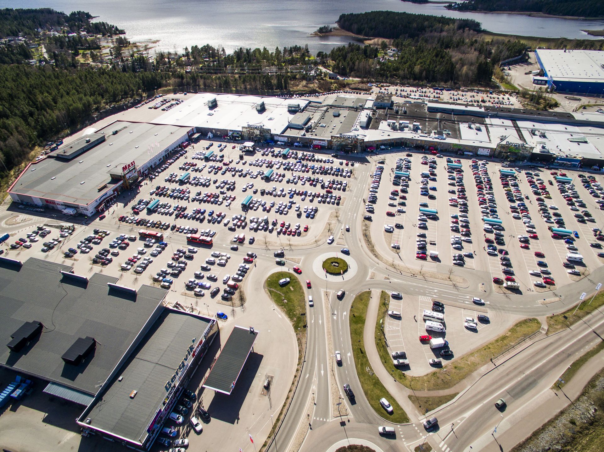 Bergvik Köpcenter — Vanerleden