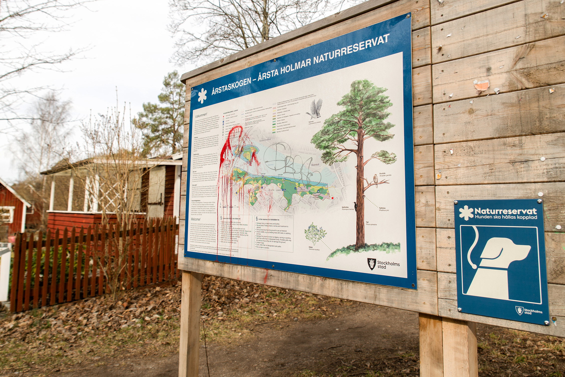 Informationstavla vid Värmdö gymnasium — Naturkartan