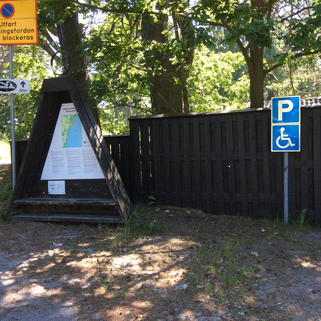 Handikapparkering Revhaken — Naturkartan