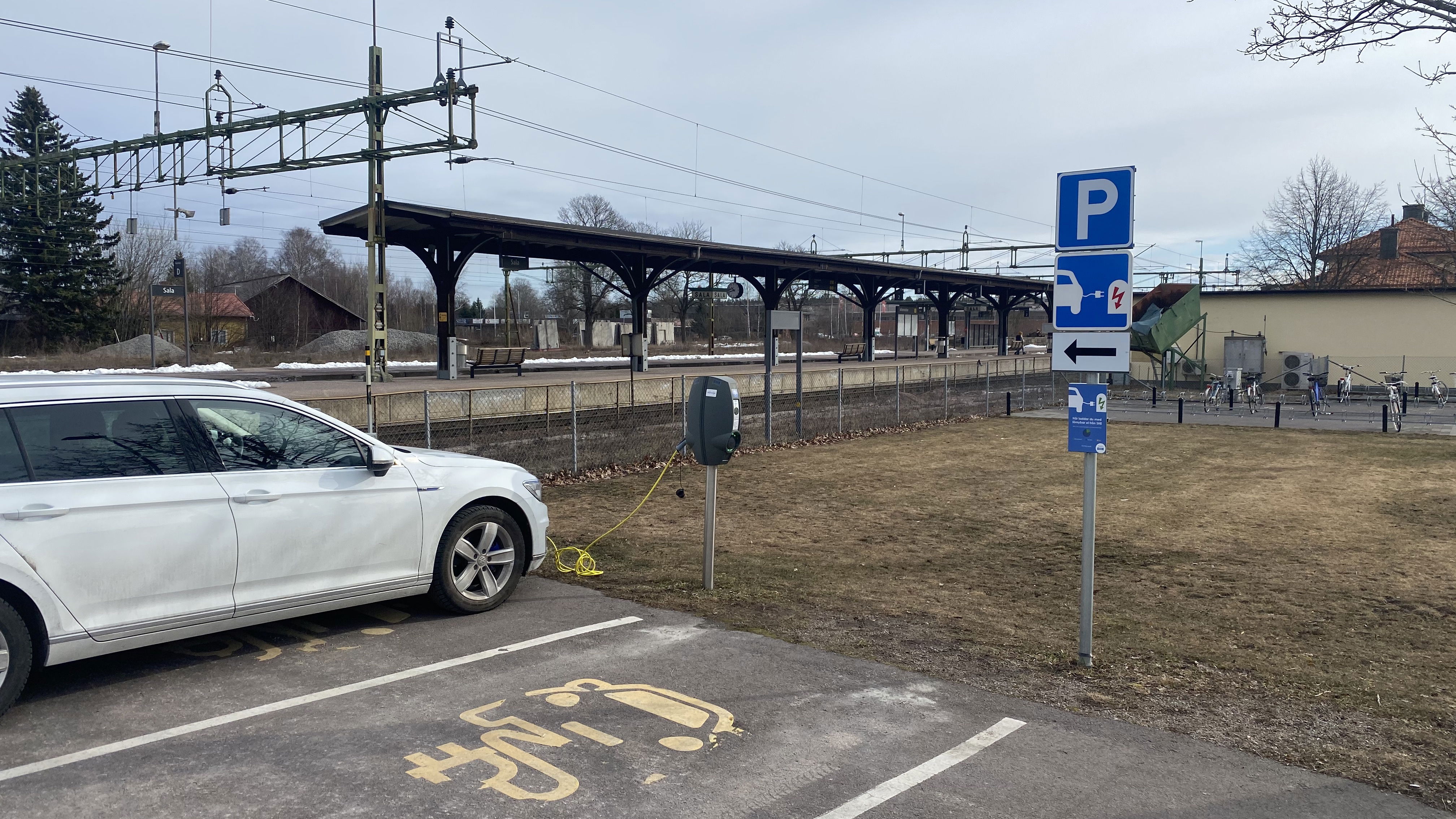 Långtidsparkering vid Sala station — Naturkartan